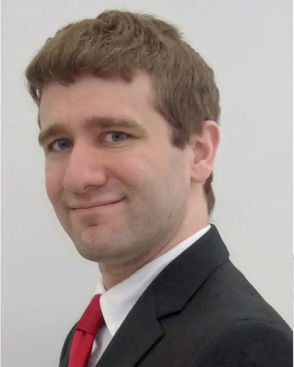 Taylor Sander - Nuestro Abogado de Lesiones